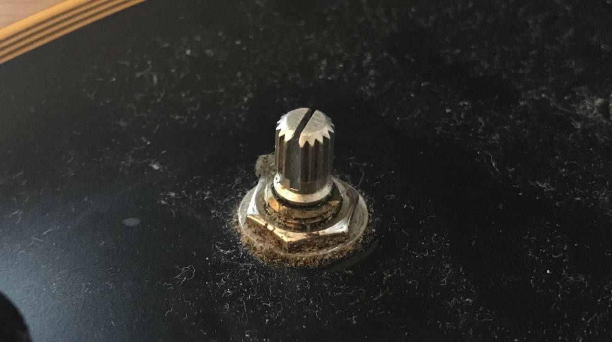 Are Guitar Knobs Universal? – Traveling Guitarist