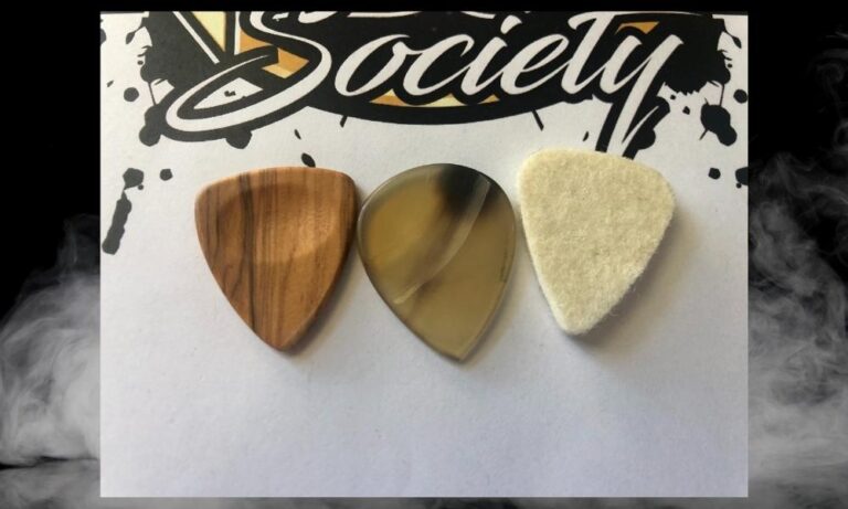 The Best Picks for Guitar Strumming (Acoustic & Electric) – Traveling ...